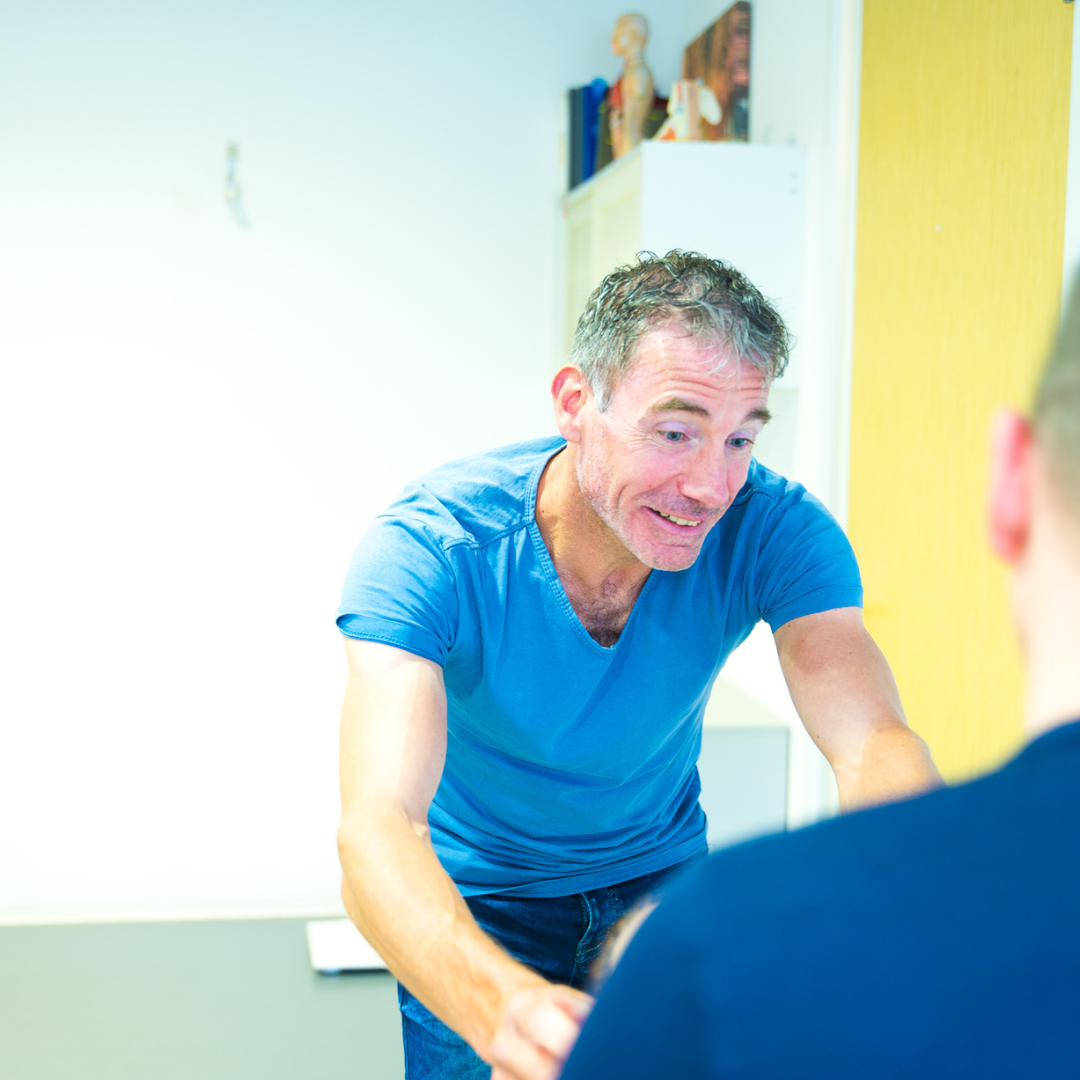 Wat doet de sportarts bij knieklachten na een heupprothese ...